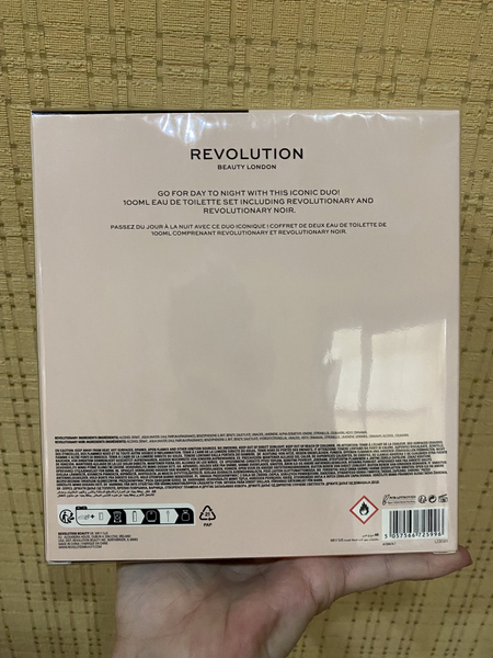 REVOLUTION!подарочный набор !2 парфюма по 100 мл! Оригинал!