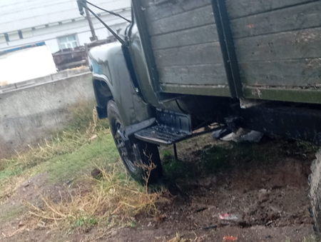 Gaz 52 srochna sotiladi bez dakement