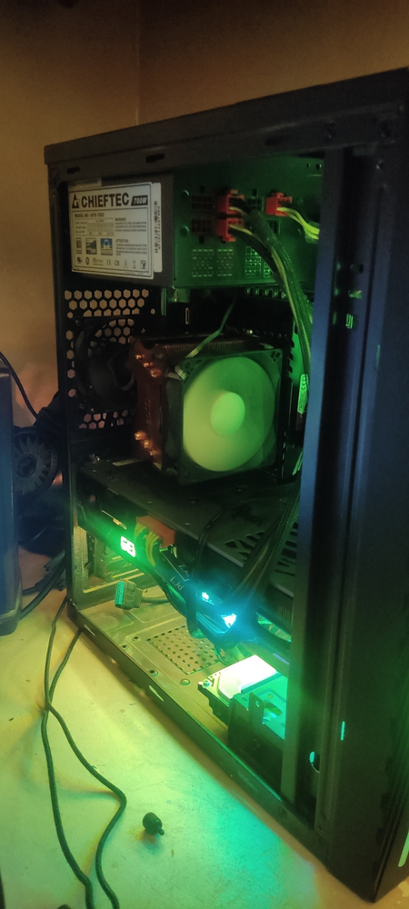 Intel xeon 20 yader. 16 gb ddr4. 1 tb. 3070 ti gamerock