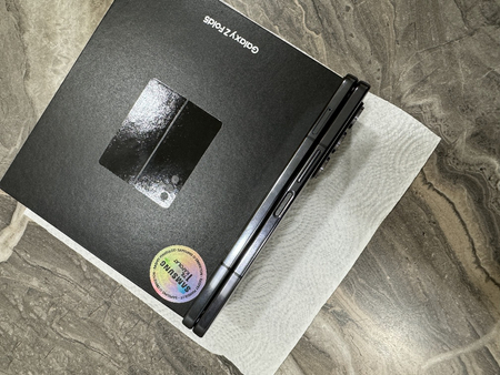 Samsung galaxy z fold 5 , 12/256