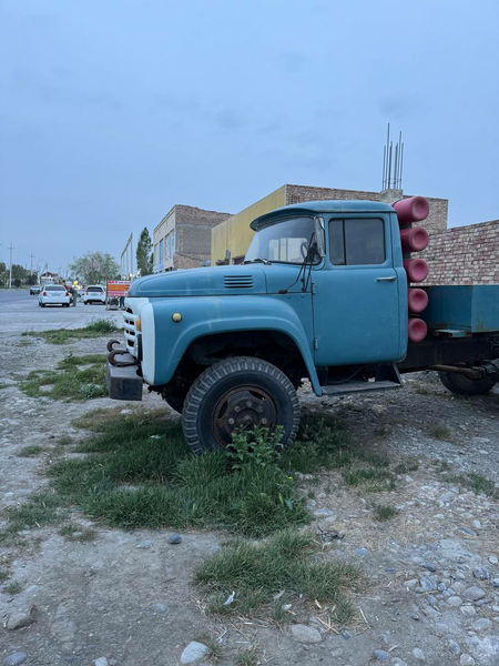 Zil 130 sotiladi