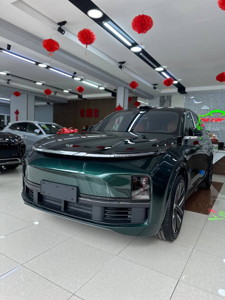 Lixiang L9 max gibrit 2yil kafolat servisi bilan nalichida