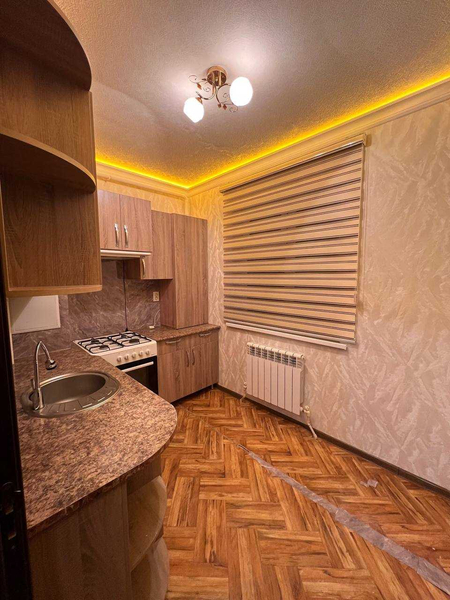 1х комнатная квартира на 1 этаже 30кв/м, в Самарканде