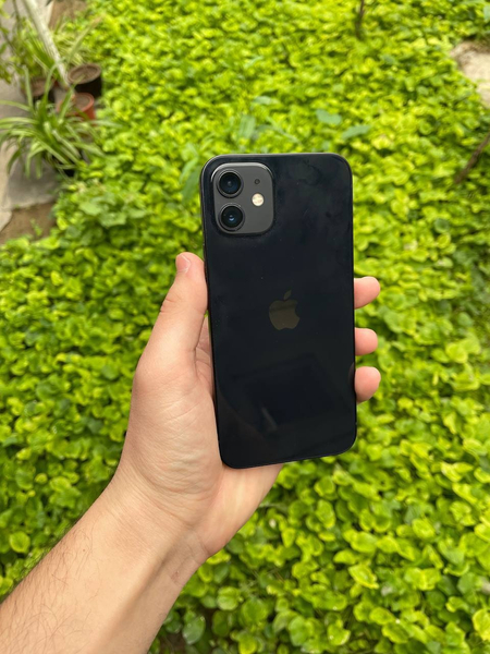 Ideal holatdagi iPhone 12