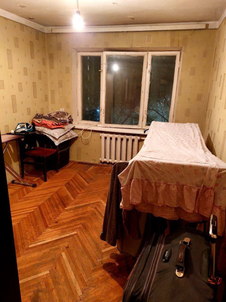 Трех комнатная на Чиланзар 1 квартале. Кирпичный дом!