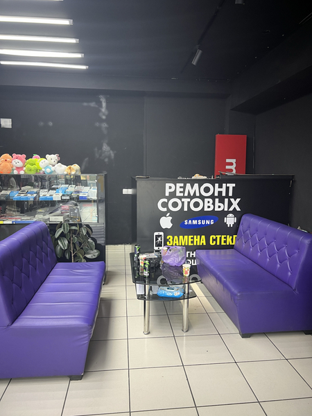 Телефон дукон учун мебеллар сотилади