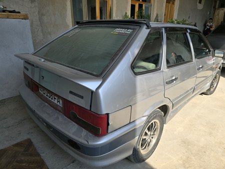 Lada 2114 sotiladi
