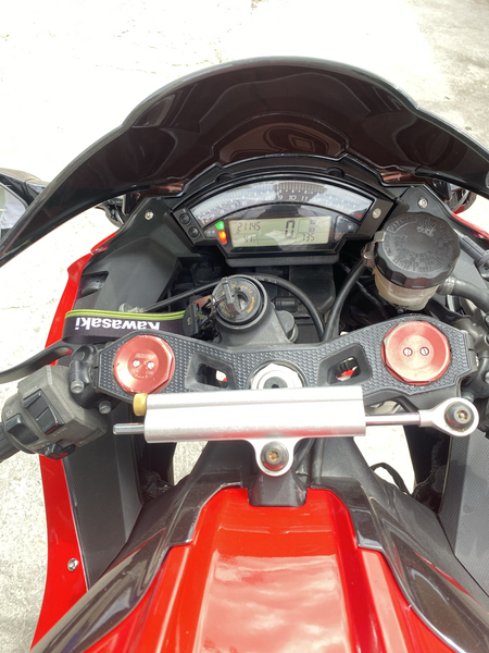 Kawasaki zx10r sotiladi