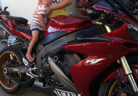 Мотоцикл Yamaha R 1