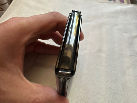 Продам Motorola RAZR 2019