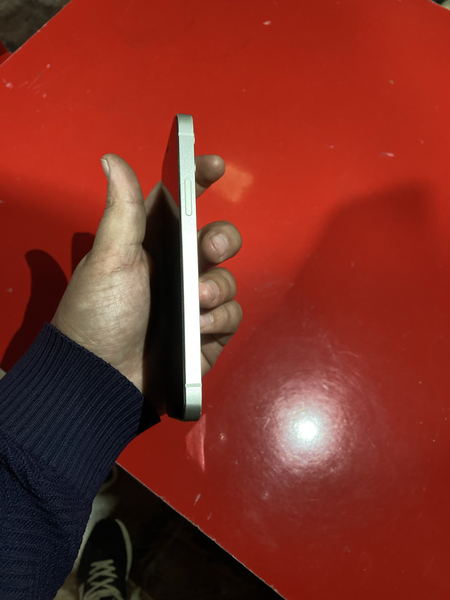 Iphone 12 oq 87 yonkost 64 gb