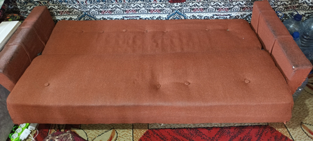 Divan sotiladi rasiyiski divan