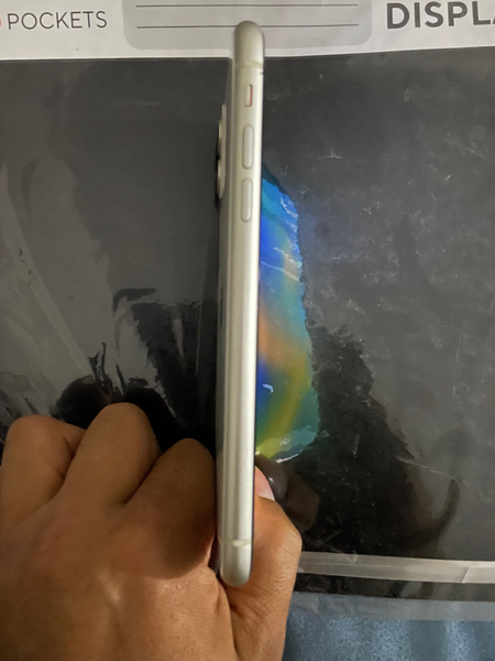 Iphon 11 oq, karobka dokument kareyada qolib ketgan. Pasport kopya