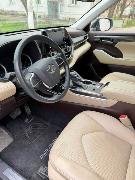 Продам Toyota Highlander Hybryd, 2021 года !