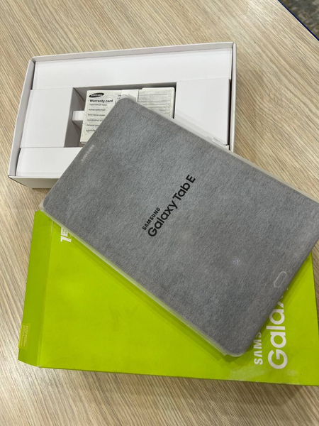 Планшет samsung galaxy TAB E