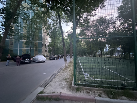 Продаёся Яккасарой улица Бобура 2/6/9 одельний вход 65м2