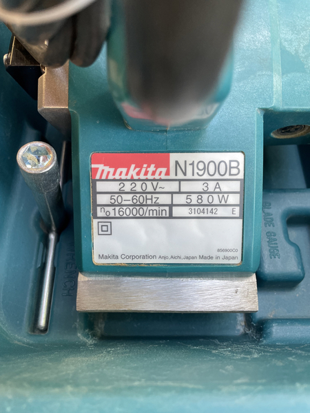 Рубанок makita.
