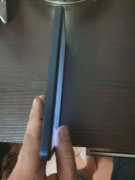 Realme C33 64gb .