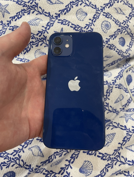 Iphone 12 aybi yoq srochna sotiladi