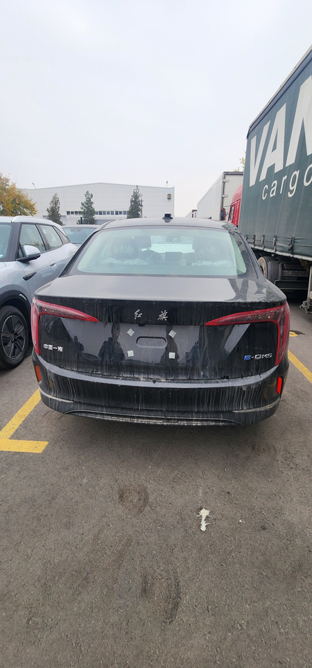 Hongqi e-qm5. 450 km 2024. Халол насия  асосида берилади  пениясиз !!!