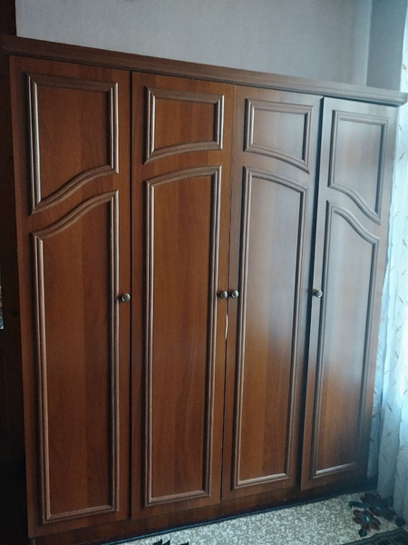 Spalni Kamplekt Sotiladi Va Stenkasi Bilan