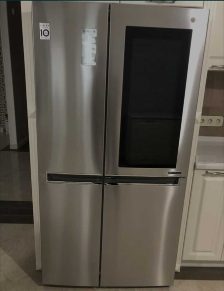 Холодильник двухкамерный LG No frost system.