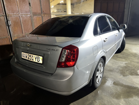 Продам свою Gentra 2015 г.в. 115000км Стальная
