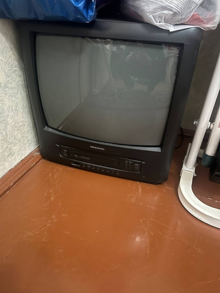 Срочно продам люстры