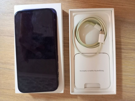 iPhone 12 сотилади