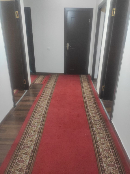 4 xonali kvartira sotiladi