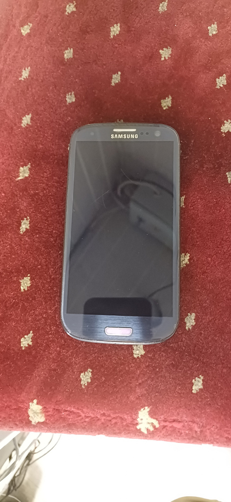 Samsung s3 tez va arzon aybi yoq tel ozi sms yozmen tel qlin