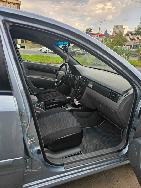 Продается своя Chevrolet  lacetti 2