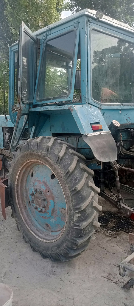 Mtz 80 traktor sotiladi