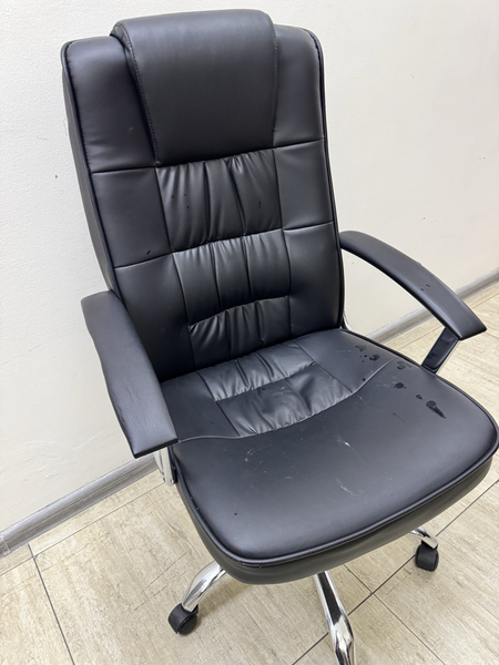 Ofis Kreslo sotiladi