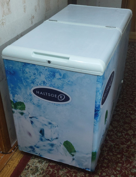 Продаётся морозильник 215л