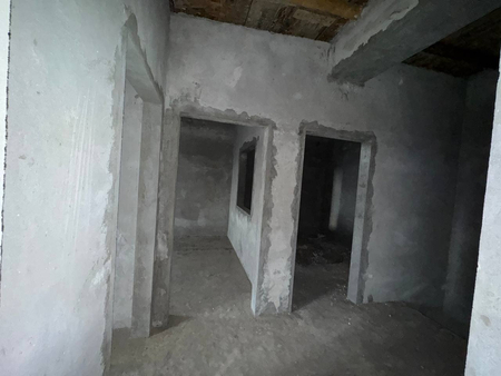 Янги курилган домда кваритра сотилади 2 этажли