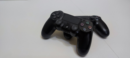 PlayStation 4 Pro 2 джостика
