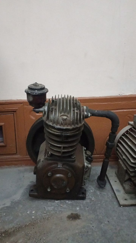 Kompressor sotiladi
