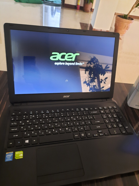 Acer noutbuk sotiladi