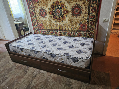 Кровать б/у в хорошем состоянии