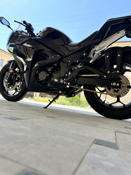 Kawasaki replica sotiladi.