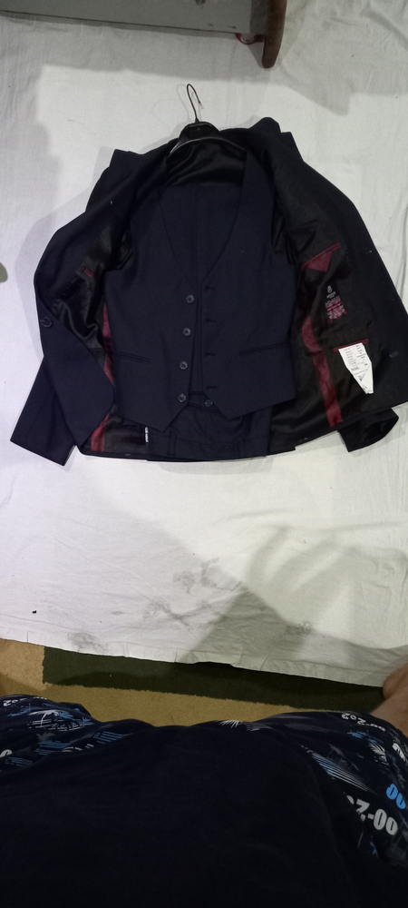 Продам б/у костюм полный комплект