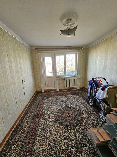 3 xonali 75m² 4-qavat uy sotiladi.