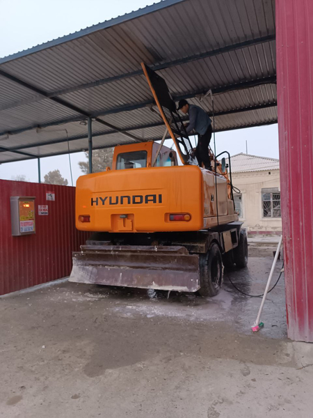 Ekiskavatir sotiladi holati zor ishlawi zor oylik ishi bilan sotiladi