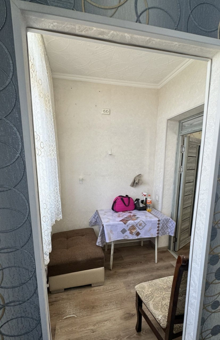 .Продам 1х2комнатную подевро балкон 2х6м 42м2 в Сергели 2квартале 49т$