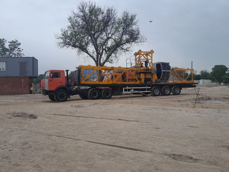 Kamaz tigach holati zor yurib turgan moshina