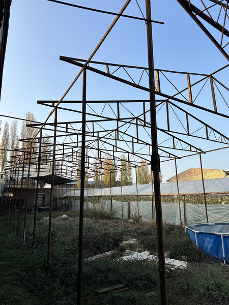 Ferma tayyor uzunligi 40metr eniga 10metr balandligi 4-4.5metr