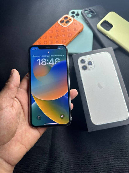 Iphone 11pro sotiladi aybi umuman yoq bir qol ishlagan