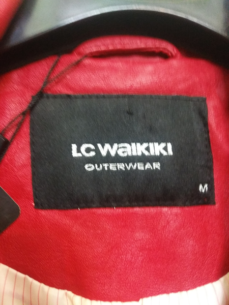 Недорого новая LC WAIKIKI кожаная (мягкая),  демисезонная куртка