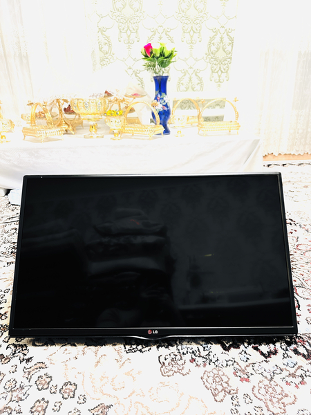 LG 32 почти новое